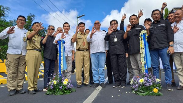 PU Bina Marga Jatim Resmikan Jembatan Buk Pitoeng - Berita Diksi