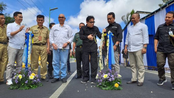 PU Bina Marga Jatim Resmikan Jembatan Buk Pitoeng - Berita Diksi